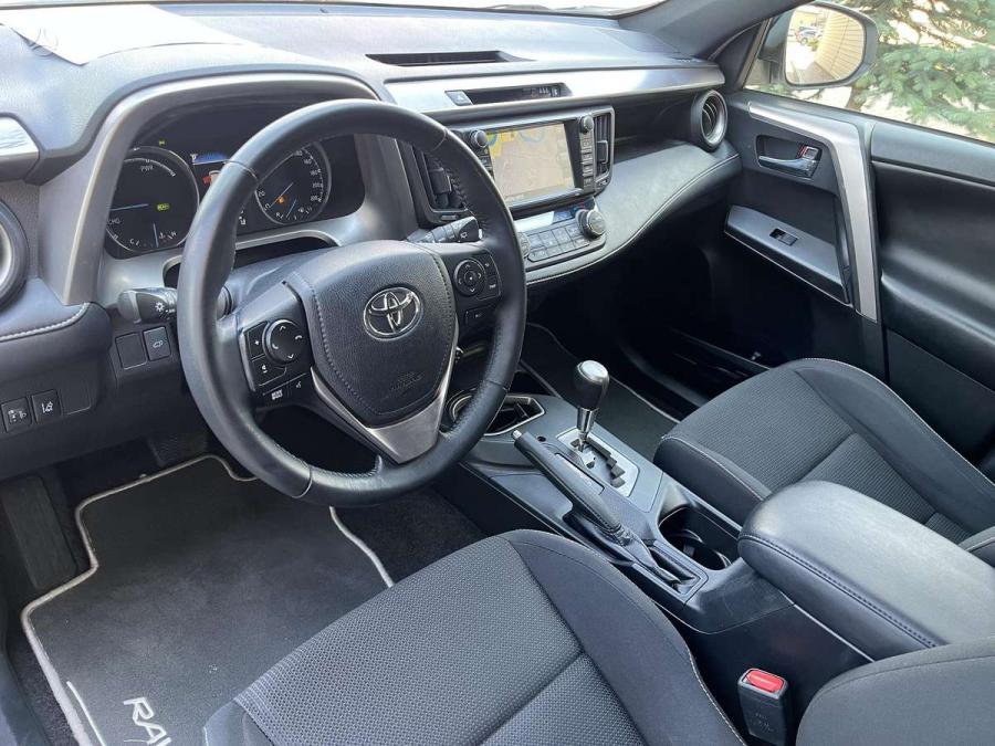 Balts Toyota RAV4 2017 Viļņa, ar dzinēja tilpumu 2.49 L un nobraukumu 190 tūkst. km par 15500 €, foto 20 vietnē AUTOMOTO.COM.LV