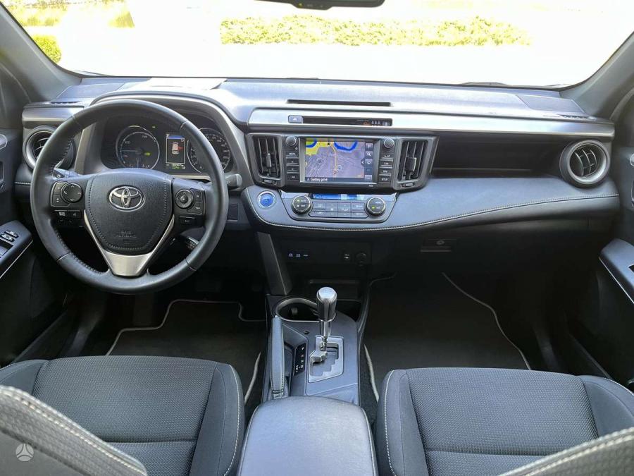 Balts Toyota RAV4 2017 Viļņa, ar dzinēja tilpumu 2.49 L un nobraukumu 190 tūkst. km par 15500 €, foto 21 vietnē AUTOMOTO.COM.LV