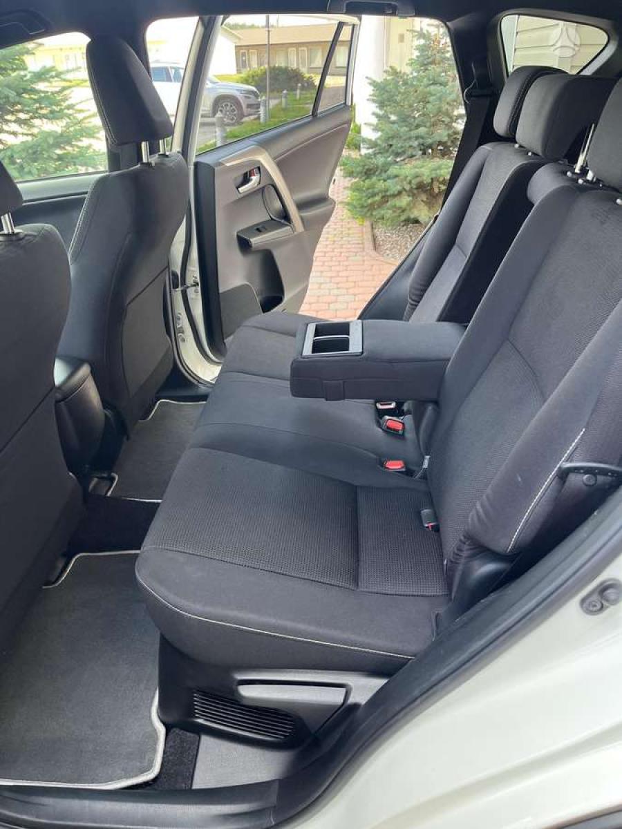 Balts Toyota RAV4 2017 Viļņa, ar dzinēja tilpumu 2.49 L un nobraukumu 190 tūkst. km par 15500 €, foto 23 vietnē AUTOMOTO.COM.LV