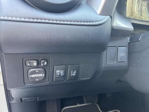 Balts Toyota RAV4 2017 Viļņa, ar dzinēja tilpumu 2.49 L un nobraukumu 190 tūkst. km par 15500 €, foto 24 vietnē AUTOMOTO.COM.LV