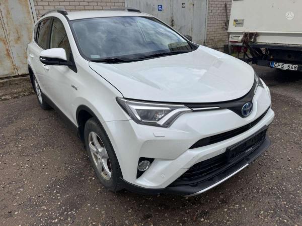 Balts Toyota RAV4 2017 Telšiai, ar dzinēja tilpumu 2.49 L un nobraukumu 380 tūkst. km par 7399 €, foto 1 vietnē AUTOMOTO.COM.LV
