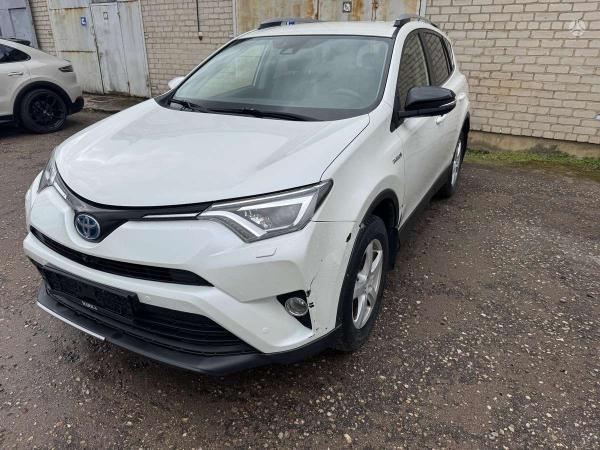 Balts Toyota RAV4 2017 Telšiai, ar dzinēja tilpumu 2.49 L un nobraukumu 380 tūkst. km par 7399 €, foto 2 vietnē AUTOMOTO.COM.LV