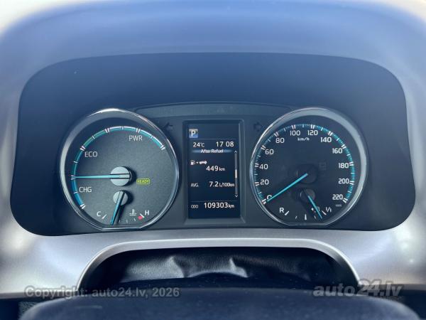 White Toyota RAV4 2017 in Tallinn, with an engine capacity of 2.50 L and mileage of 109 thousand km for 18000 €, photo 6 on AUTOMOTO.COM.LV