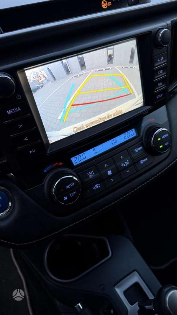 Balts Toyota RAV4 2017 Viļņa, ar dzinēja tilpumu 2.49 L un nobraukumu 230 tūkst. km par 14300 €, foto 6 vietnē AUTOMOTO.COM.LV