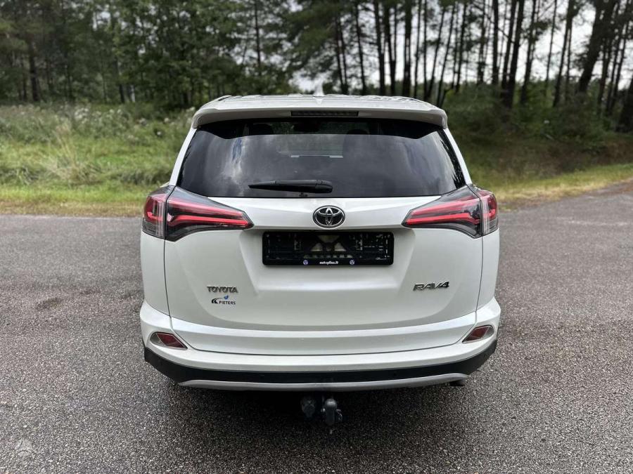 Balts Toyota RAV4 2017 Ukmergė, ar dzinēja tilpumu 2.00 L un nobraukumu 133 tūkst. km par 13650 €, foto 6 vietnē AUTOMOTO.COM.LV