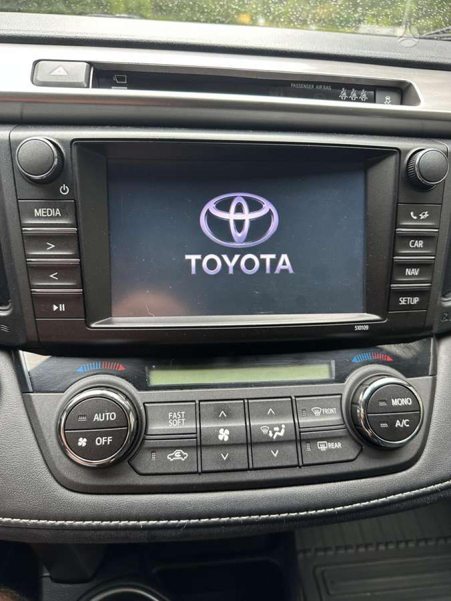 Balts Toyota RAV4 2017 Ukmergė, ar dzinēja tilpumu 2.00 L un nobraukumu 133 tūkst. km par 13650 €, foto 17 vietnē AUTOMOTO.COM.LV
