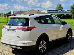 White Toyota RAV4 2017 in Taurage, with an engine capacity of 2.49 L and mileage of 273 thousand km for 13900 €, photo 6 on AUTOMOTO.COM.LV