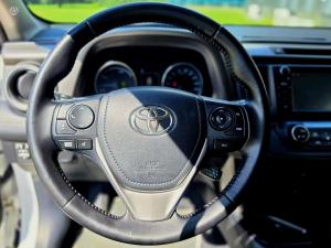 White Toyota RAV4 2017 in Taurage, with an engine capacity of 2.49 L and mileage of 273 thousand km for 13900 €, photo 22 on AUTOMOTO.COM.LV