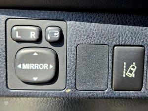 White Toyota RAV4 2017 in Taurage, with an engine capacity of 2.49 L and mileage of 273 thousand km for 13900 €, photo 36 on AUTOMOTO.COM.LV