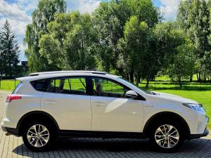 White Toyota RAV4 2017 in Klaipeda, with an engine capacity of 2.49 L and mileage of 273 thousand km for 13900 €, photo 5 on AUTOMOTO.COM.LV