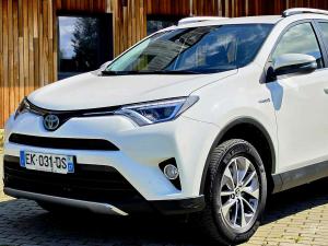 White Toyota RAV4 2017 in Klaipeda, with an engine capacity of 2.49 L and mileage of 273 thousand km for 13900 €, photo 11 on AUTOMOTO.COM.LV