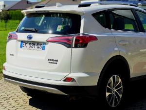 White Toyota RAV4 2017 in Klaipeda, with an engine capacity of 2.49 L and mileage of 273 thousand km for 13900 €, photo 14 on AUTOMOTO.COM.LV