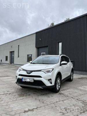 Balts Toyota RAV4 2017 Rīga, ar dzinēja tilpumu 2.50 L un nobraukumu 138 tūkst. km par 18950 €, foto 1 vietnē AUTOMOTO.COM.LV