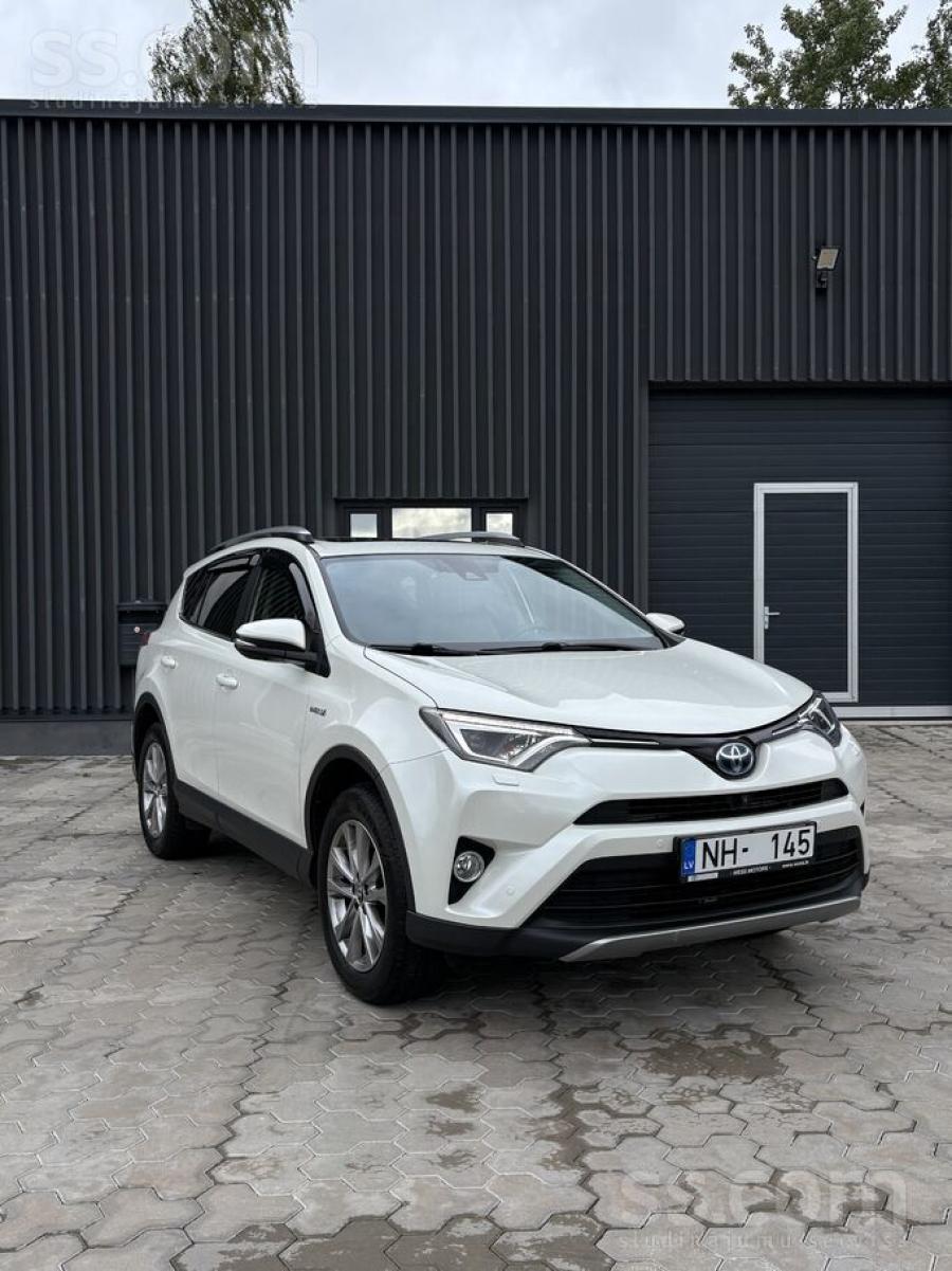 Balts Toyota RAV4 2017 Rīga, ar dzinēja tilpumu 2.50 L un nobraukumu 138 tūkst. km par 18950 €, foto 3 vietnē AUTOMOTO.COM.LV