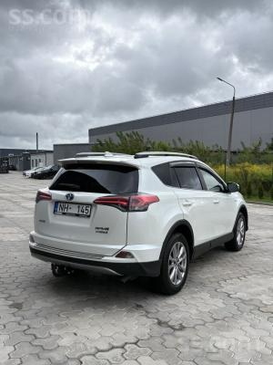 Balts Toyota RAV4 2017 Rīga, ar dzinēja tilpumu 2.50 L un nobraukumu 138 tūkst. km par 18950 €, foto 5 vietnē AUTOMOTO.COM.LV