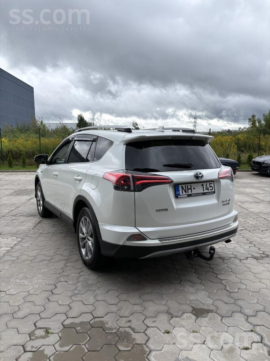 Balts Toyota RAV4 2017 Rīga, ar dzinēja tilpumu 2.50 L un nobraukumu 138 tūkst. km par 18950 €, foto 6 vietnē AUTOMOTO.COM.LV