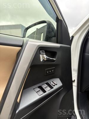 Balts Toyota RAV4 2017 Rīga, ar dzinēja tilpumu 2.50 L un nobraukumu 138 tūkst. km par 18950 €, foto 8 vietnē AUTOMOTO.COM.LV