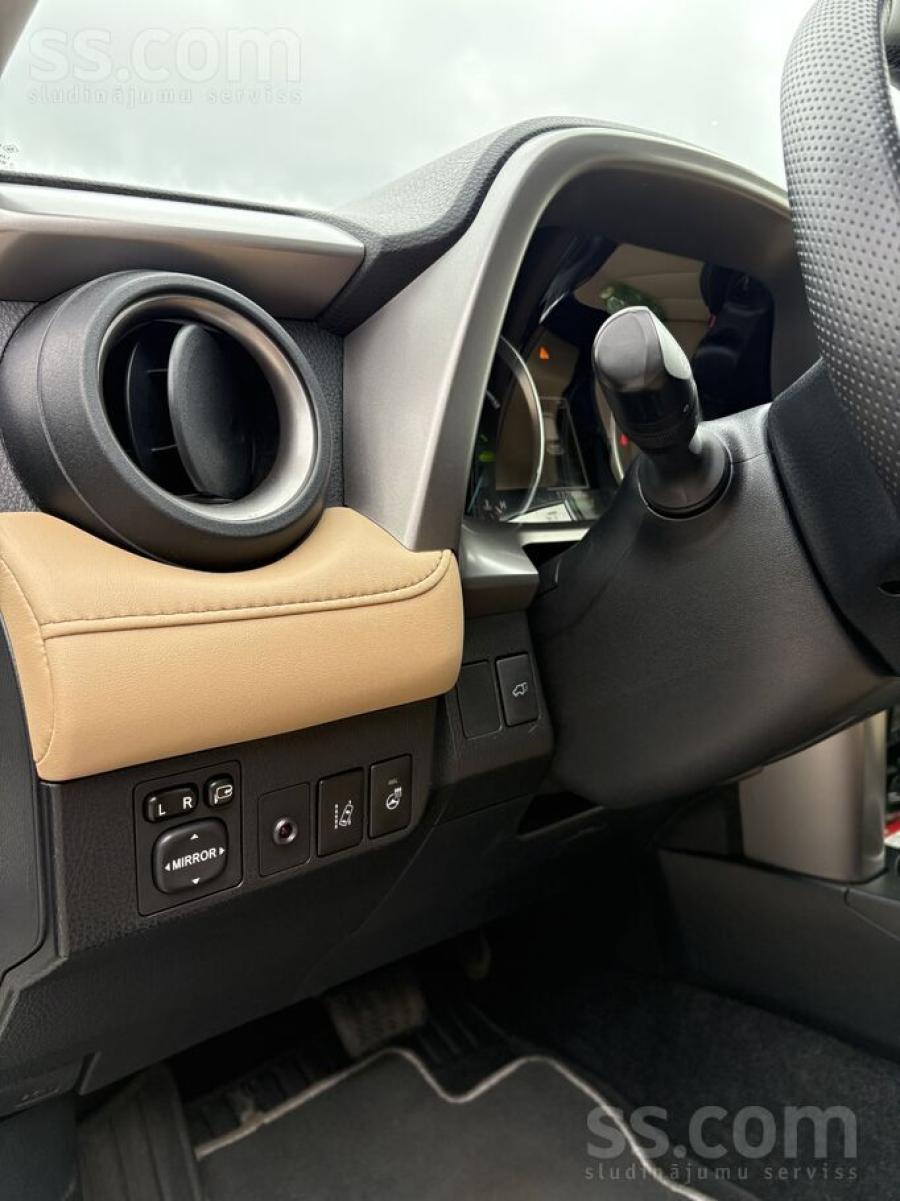 Balts Toyota RAV4 2017 Rīga, ar dzinēja tilpumu 2.50 L un nobraukumu 138 tūkst. km par 18950 €, foto 9 vietnē AUTOMOTO.COM.LV