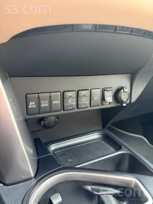 Balts Toyota RAV4 2017 Rīga, ar dzinēja tilpumu 2.50 L un nobraukumu 138 tūkst. km par 18950 €, foto 15 vietnē AUTOMOTO.COM.LV