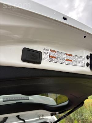 Balts Toyota RAV4 2017 Rīga, ar dzinēja tilpumu 2.50 L un nobraukumu 138 tūkst. km par 18950 €, foto 21 vietnē AUTOMOTO.COM.LV