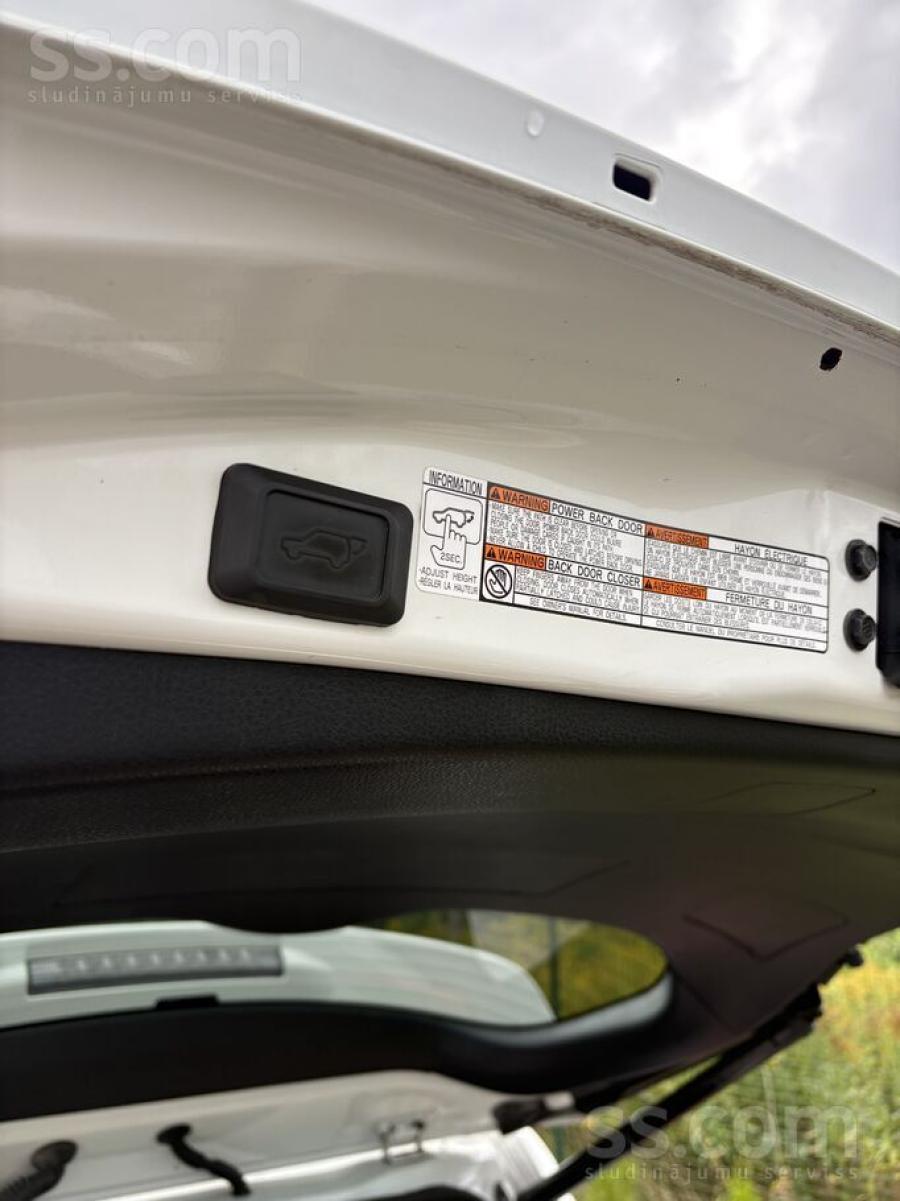 Balts Toyota RAV4 2017 Rīga, ar dzinēja tilpumu 2.50 L un nobraukumu 138 tūkst. km par 18950 €, foto 21 vietnē AUTOMOTO.COM.LV