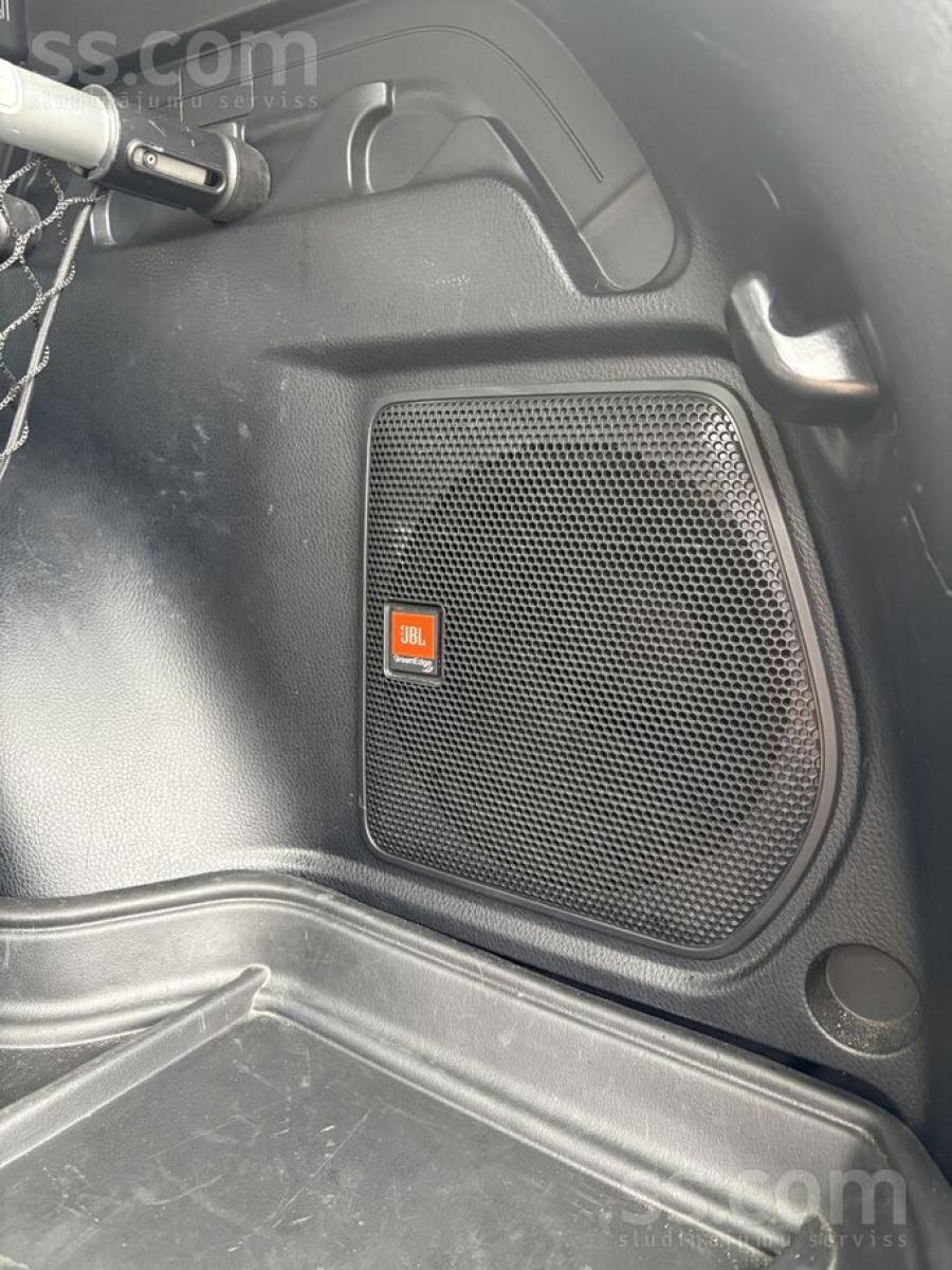 Balts Toyota RAV4 2017 Rīga, ar dzinēja tilpumu 2.50 L un nobraukumu 138 tūkst. km par 18950 €, foto 23 vietnē AUTOMOTO.COM.LV