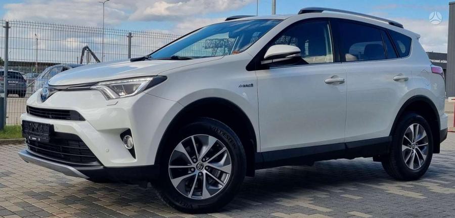 Balts Toyota RAV4 2017 Šauļi, ar dzinēja tilpumu 2.49 L un nobraukumu 198 tūkst. km par 16950 €, foto 10 vietnē AUTOMOTO.COM.LV