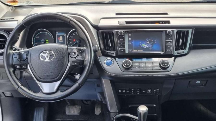 Balts Toyota RAV4 2017 Šauļi, ar dzinēja tilpumu 2.49 L un nobraukumu 198 tūkst. km par 16950 €, foto 28 vietnē AUTOMOTO.COM.LV