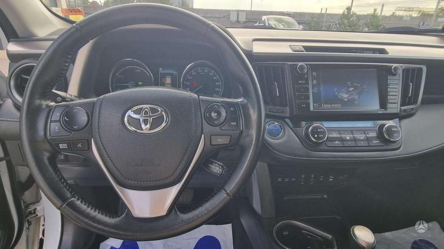 Balts Toyota RAV4 2017 Šauļi, ar dzinēja tilpumu 2.49 L un nobraukumu 198 tūkst. km par 16950 €, foto 30 vietnē AUTOMOTO.COM.LV