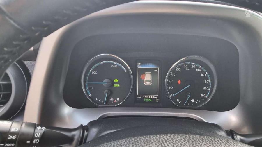Balts Toyota RAV4 2017 Šauļi, ar dzinēja tilpumu 2.49 L un nobraukumu 198 tūkst. km par 16950 €, foto 32 vietnē AUTOMOTO.COM.LV