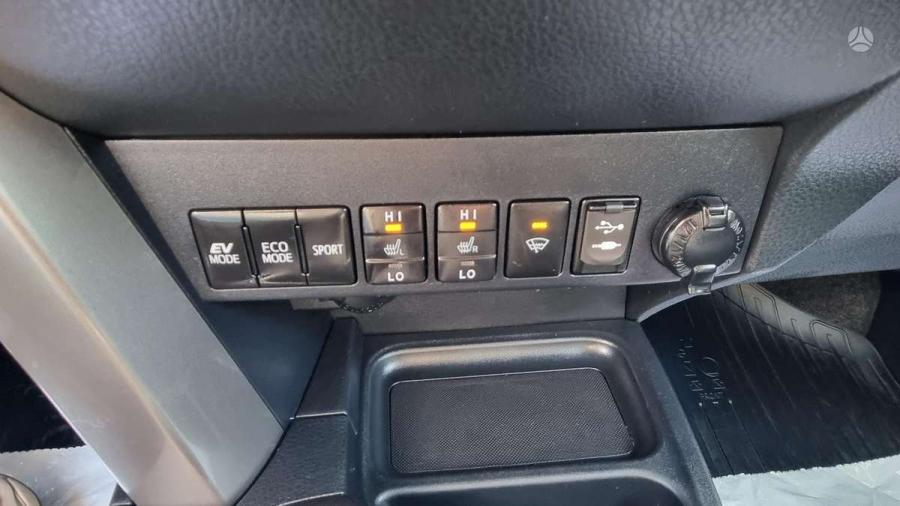Balts Toyota RAV4 2017 Šauļi, ar dzinēja tilpumu 2.49 L un nobraukumu 198 tūkst. km par 16950 €, foto 35 vietnē AUTOMOTO.COM.LV