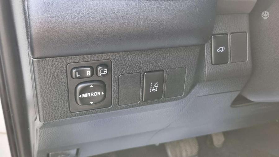 Balts Toyota RAV4 2017 Šauļi, ar dzinēja tilpumu 2.49 L un nobraukumu 198 tūkst. km par 16950 €, foto 37 vietnē AUTOMOTO.COM.LV