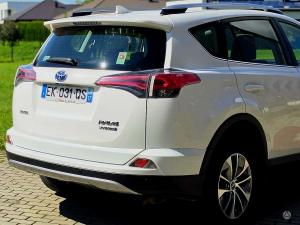 White Toyota RAV4 2017 in Klaipeda, with an engine capacity of 2.49 L and mileage of 273 thousand km for 13800 €, photo 14 on AUTOMOTO.COM.LV