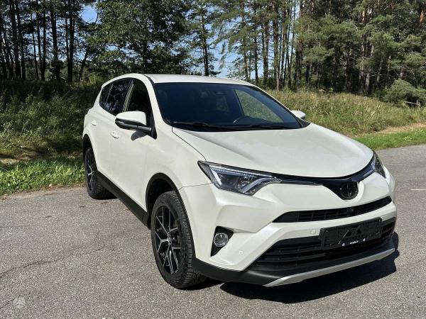 Balts Toyota RAV4 2017 Ukmergė, ar dzinēja tilpumu 2.00 L un nobraukumu 132 tūkst. km par 13350 €, foto 1 vietnē AUTOMOTO.COM.LV