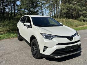 White Toyota RAV4 2017 in Ukmerge, with an engine capacity of 2.00 L and mileage of 132 thousand km for 13350 €, photo  on AUTOMOTO.COM.LV