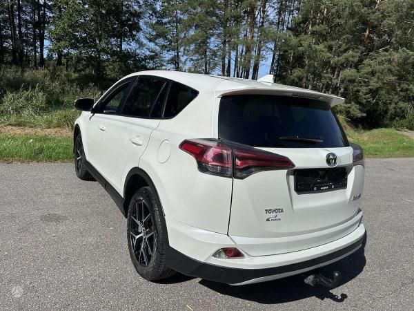Balts Toyota RAV4 2017 Ukmergė, ar dzinēja tilpumu 2.00 L un nobraukumu 132 tūkst. km par 13350 €, foto 7 vietnē AUTOMOTO.COM.LV