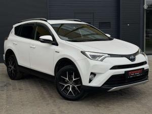 White Toyota RAV4 2017 in Vilnius, with an engine capacity of 2.49 L and mileage of 143 thousand km for 18999 €, photo 7 on AUTOMOTO.COM.LV