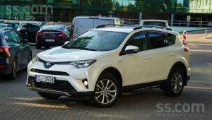 Balts Toyota RAV4 2017 Rīga, ar dzinēja tilpumu 2.50 L un nobraukumu 198 tūkst. km par 18450 €, foto  vietnē AUTOMOTO.COM.LV