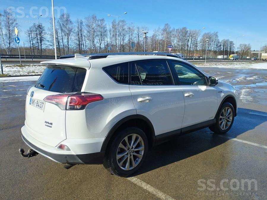 Balts Toyota RAV4 2018 Rīga, ar dzinēja tilpumu 2.50 L un nobraukumu 0 tūkst. km par 7350 €, foto 3 vietnē AUTOMOTO.COM.LV