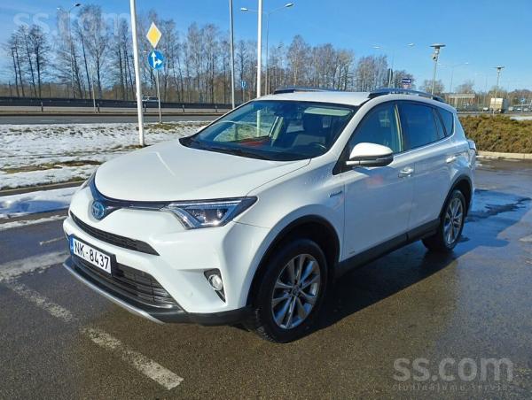 Balts Toyota RAV4 2018 Rīga, ar dzinēja tilpumu 2.50 L un nobraukumu 0 tūkst. km par 7350 €, foto 5 vietnē AUTOMOTO.COM.LV