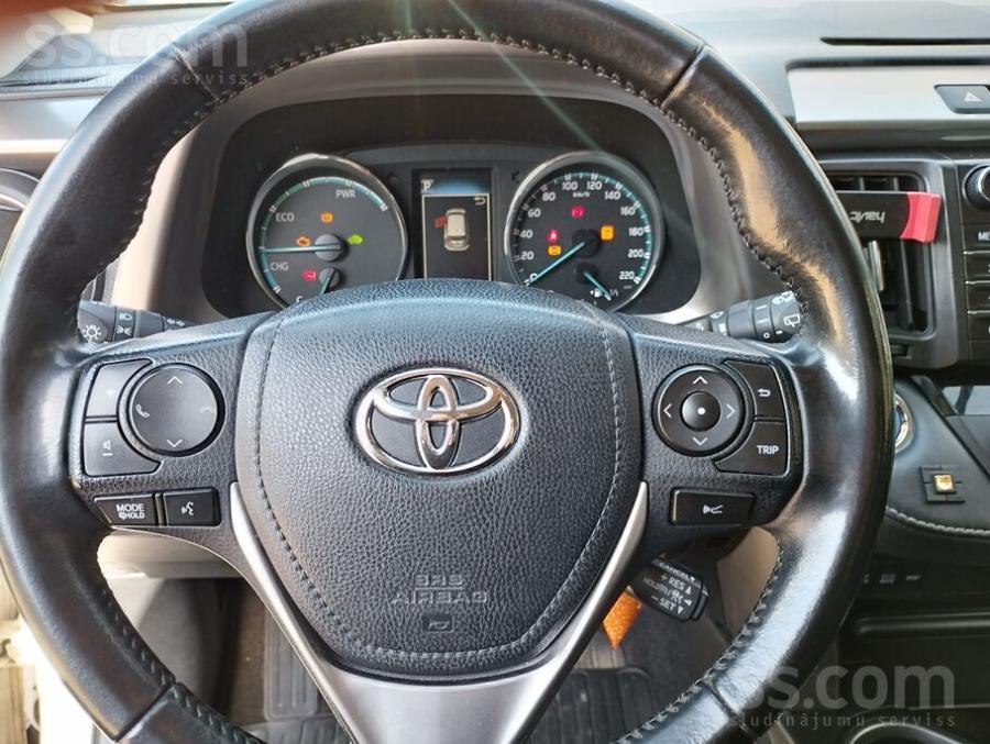 Balts Toyota RAV4 2018 Rīga, ar dzinēja tilpumu 2.50 L un nobraukumu 0 tūkst. km par 7350 €, foto 13 vietnē AUTOMOTO.COM.LV