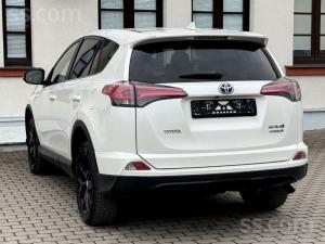 Balts Toyota RAV4 2018 Jelgava, ar dzinēja tilpumu 2.50 L un nobraukumu 59 tūkst. km par 18900 €, foto 4 vietnē AUTOMOTO.COM.LV