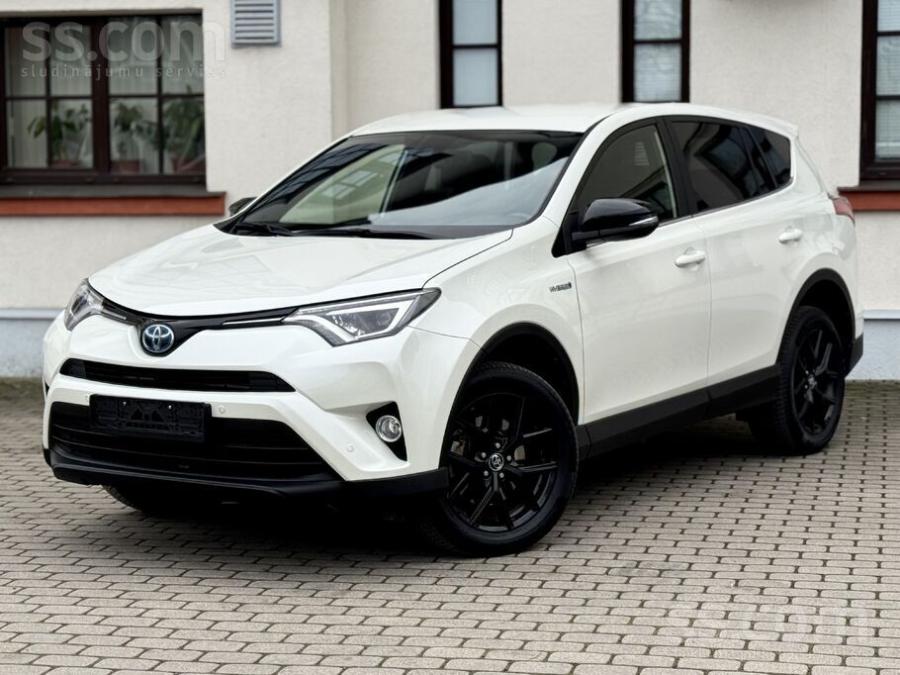 Balts Toyota RAV4 2018 Jelgava, ar dzinēja tilpumu 2.50 L un nobraukumu 59 tūkst. km par 18900 €, foto 5 vietnē AUTOMOTO.COM.LV