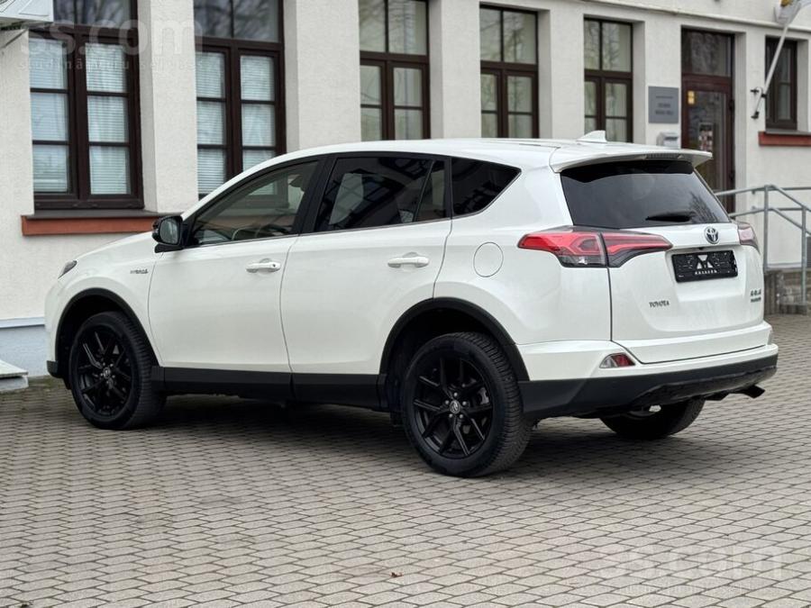 Balts Toyota RAV4 2018 Jelgava, ar dzinēja tilpumu 2.50 L un nobraukumu 59 tūkst. km par 18900 €, foto 12 vietnē AUTOMOTO.COM.LV