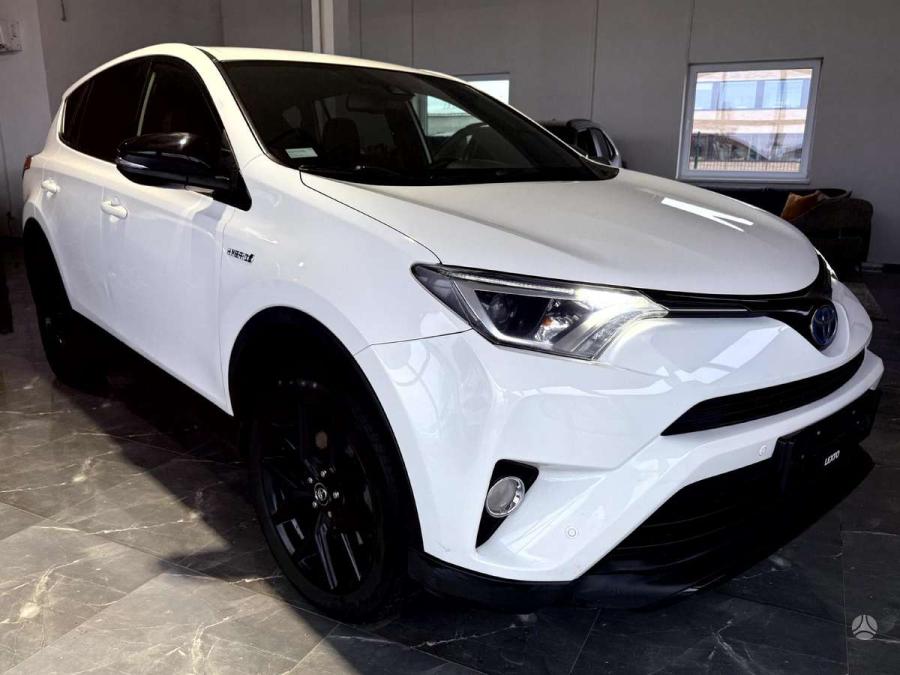Balts Toyota RAV4 2018 Panevēža, ar dzinēja tilpumu 2.49 L un nobraukumu 287 tūkst. km par 13900 €, foto 1 vietnē AUTOMOTO.COM.LV