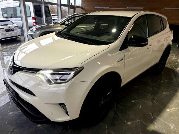 Balts Toyota RAV4 2018 Panevēža, ar dzinēja tilpumu 2.49 L un nobraukumu 287 tūkst. km par 13900 €, foto 2 vietnē AUTOMOTO.COM.LV