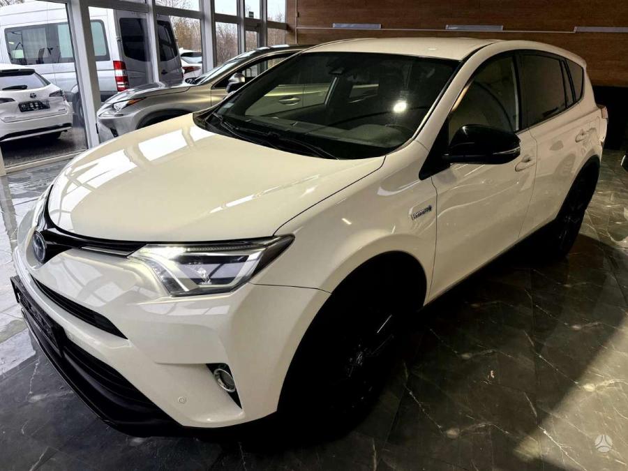 Balts Toyota RAV4 2018 Panevēža, ar dzinēja tilpumu 2.49 L un nobraukumu 287 tūkst. km par 13900 €, foto 2 vietnē AUTOMOTO.COM.LV