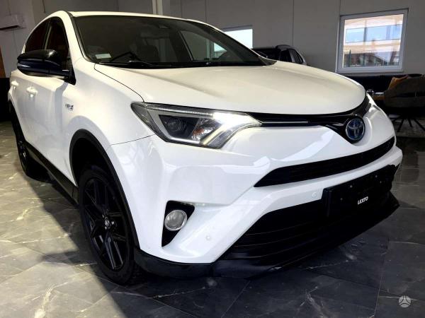 Balts Toyota RAV4 2018 Panevēža, ar dzinēja tilpumu 2.49 L un nobraukumu 287 tūkst. km par 13900 €, foto 5 vietnē AUTOMOTO.COM.LV