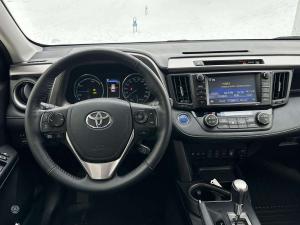 White Toyota RAV4 2018 in Kaunas, with an engine capacity of 2.49 L and mileage of 187 thousand km for 16950 €, photo 3 on AUTOMOTO.COM.LV