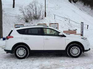 White Toyota RAV4 2018 in Kaunas, with an engine capacity of 2.49 L and mileage of 187 thousand km for 16950 €, photo 6 on AUTOMOTO.COM.LV